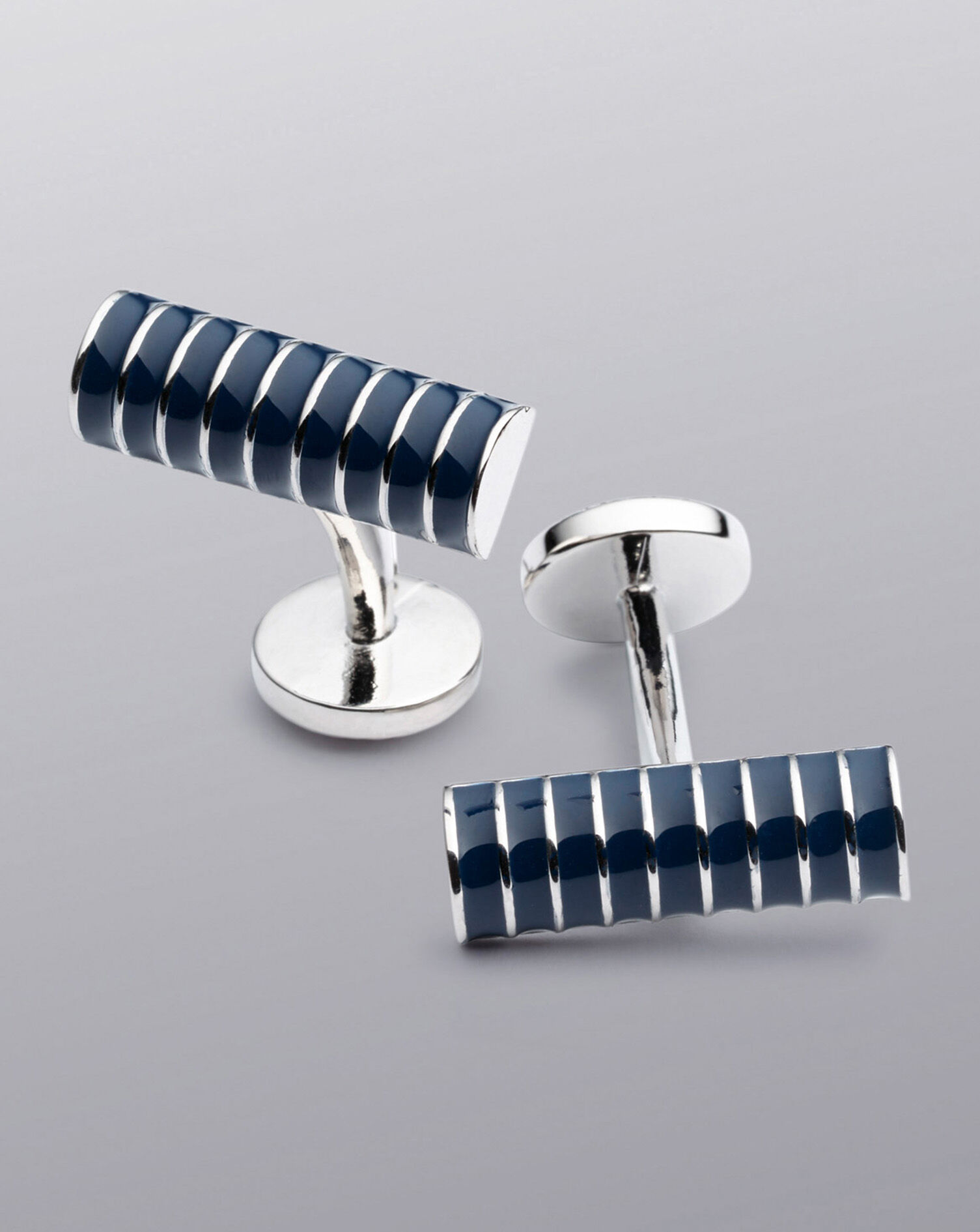 Men's Cufflinks & Tie Bars: Silver, Engraved & Wedding | Charles Tyrwhitt